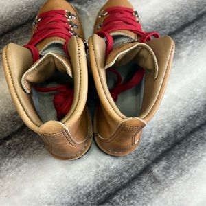 Danner | Shoes | Danner Mountain Light Cascade Brown Leather Lace Up ...